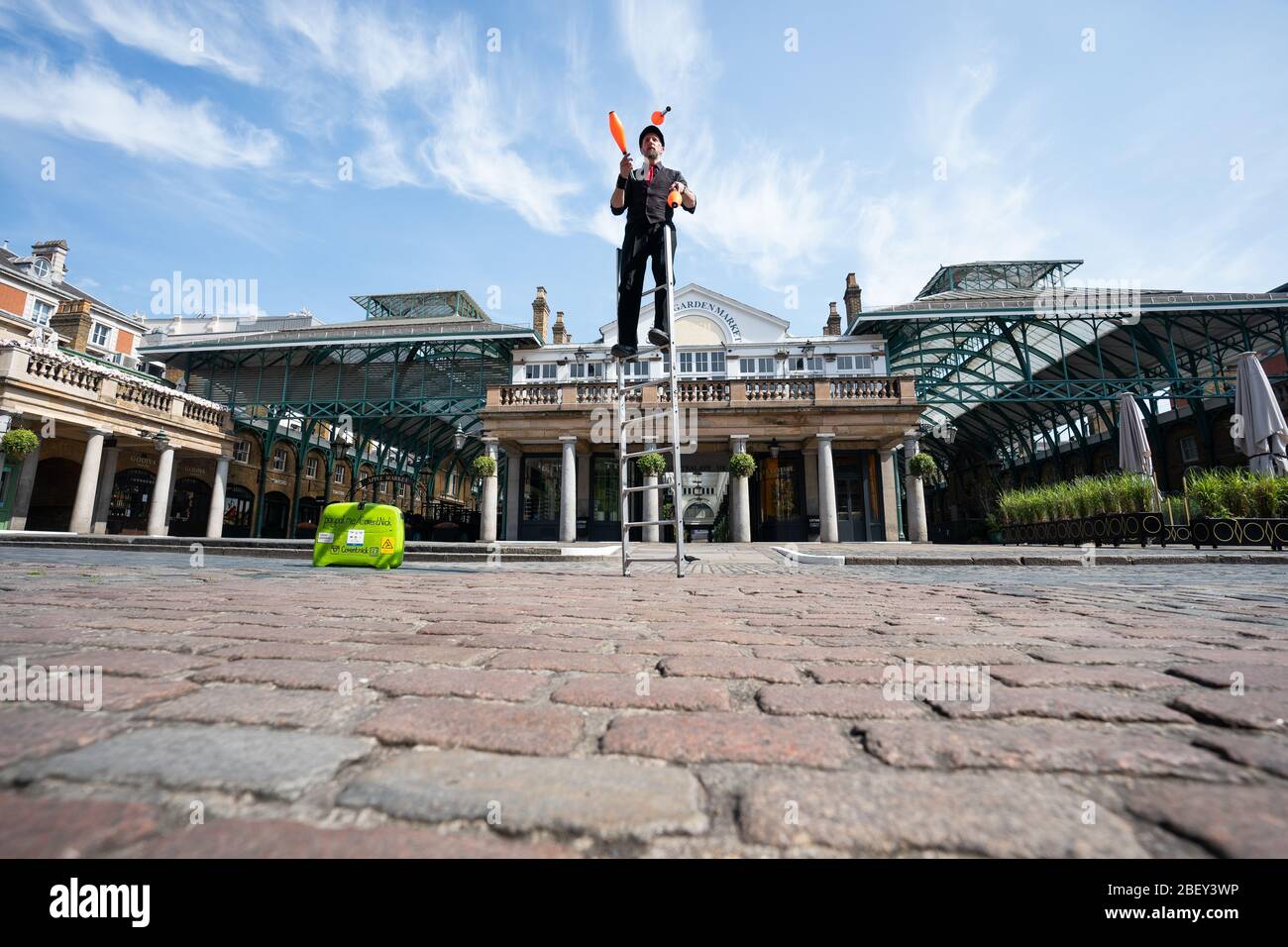 Nick malinowski speaking shakespeare hi-res stock photography and ...