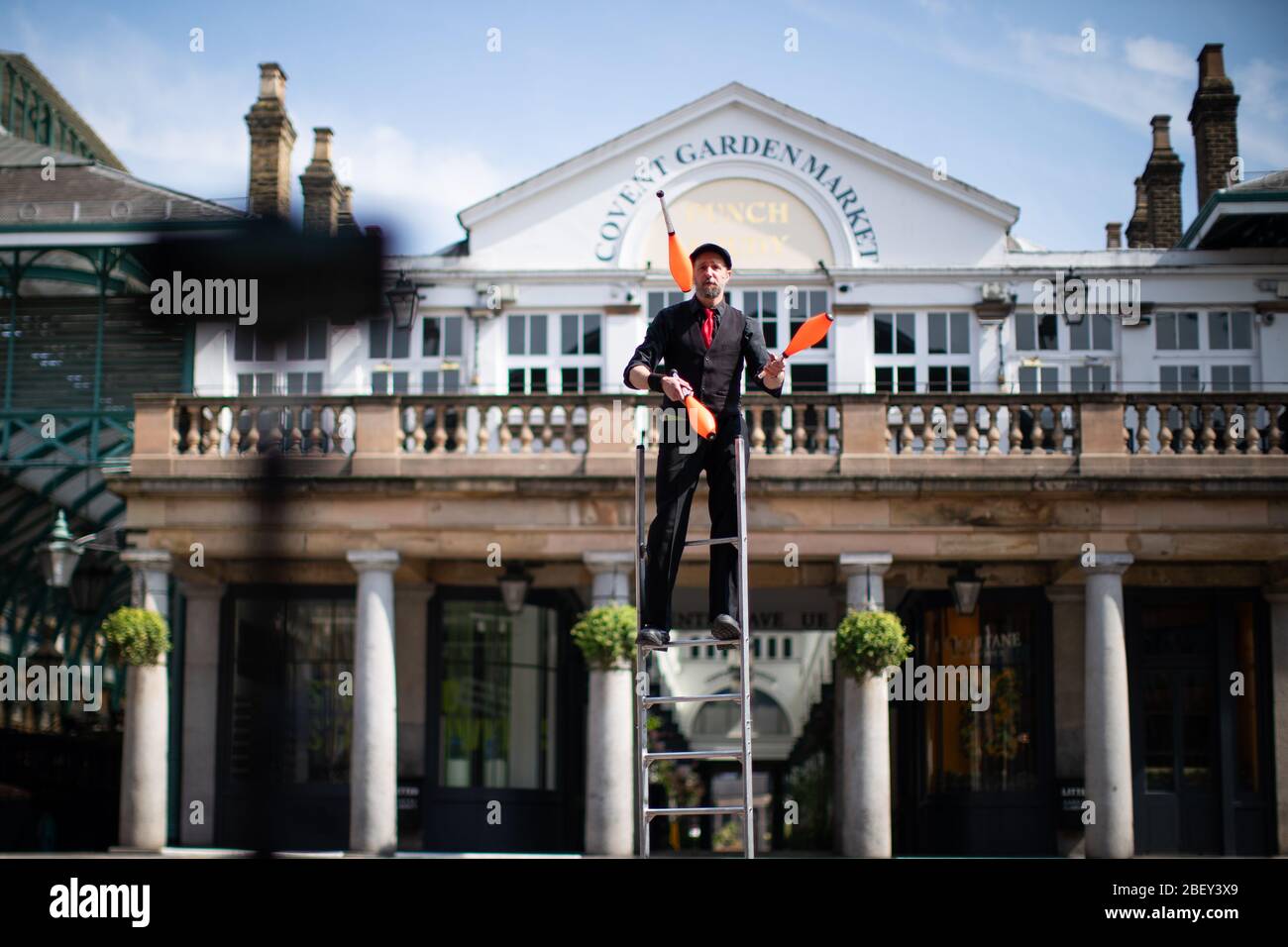 Nick malinowski speaking shakespeare hi-res stock photography and ...