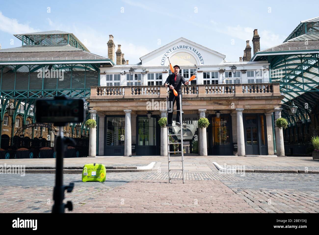 Nick malinowski speaking shakespeare hi-res stock photography and ...
