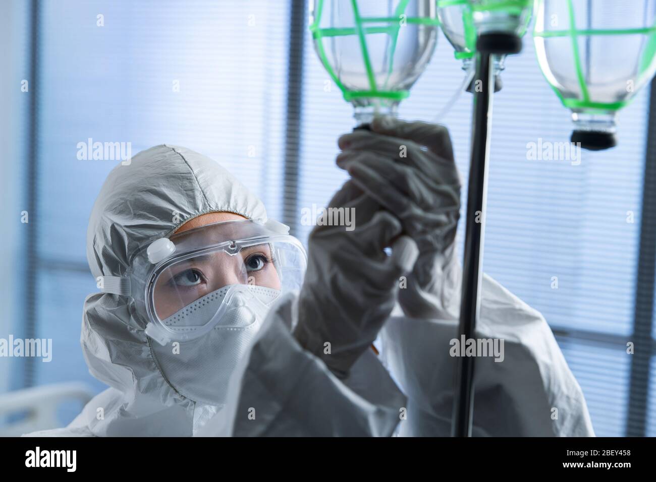 Medical workers in the ward to debug the physiological saline Stock ...