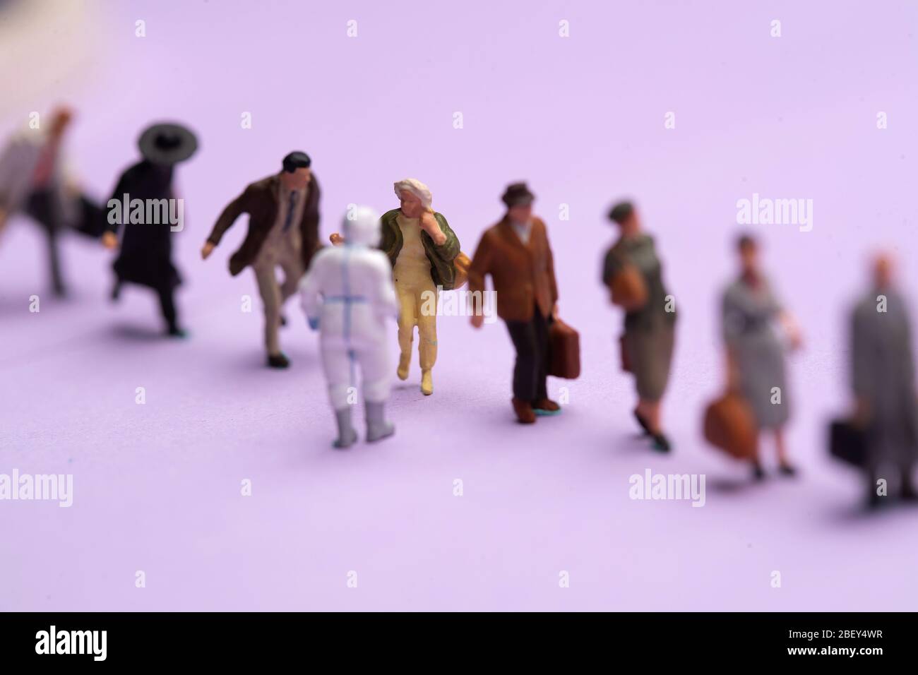 Healthcare workers line up hi-res stock photography and images - Alamy