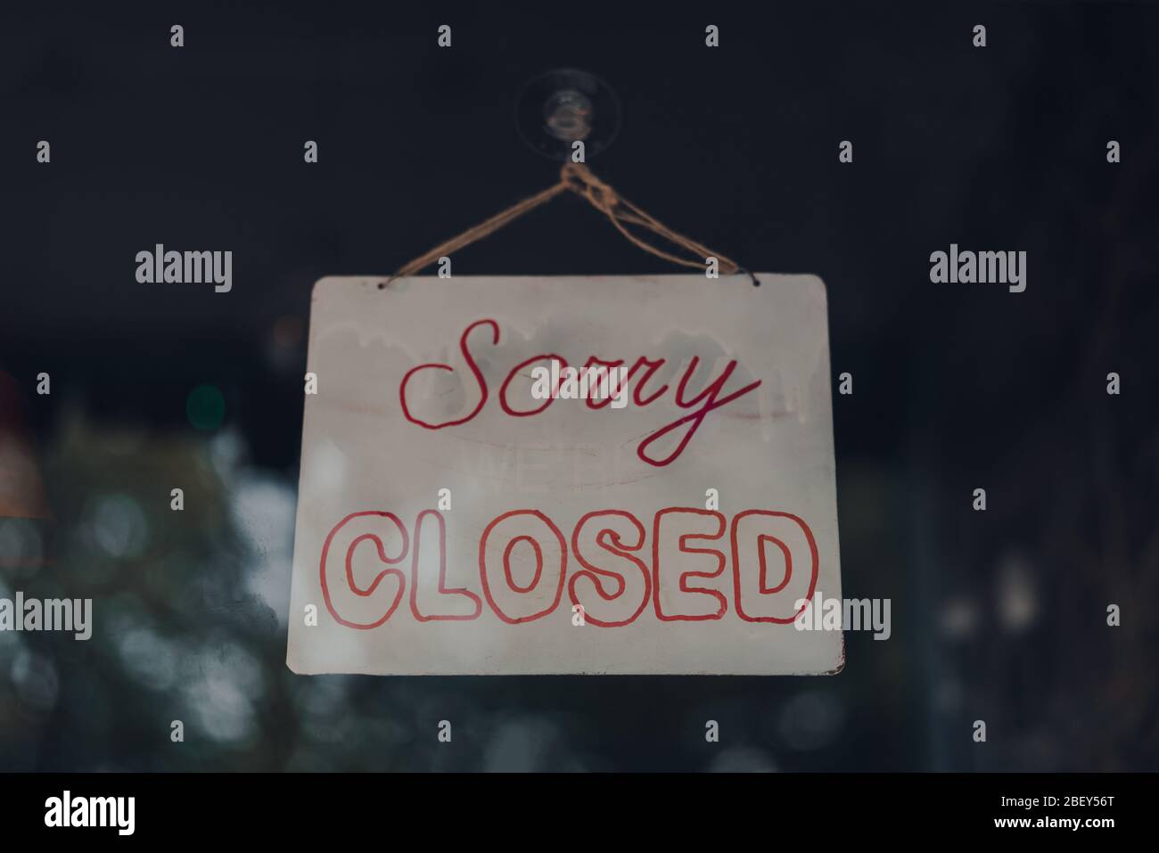 "Sorry we are closed" sign on a door of a cafe in London, UK Stock ...