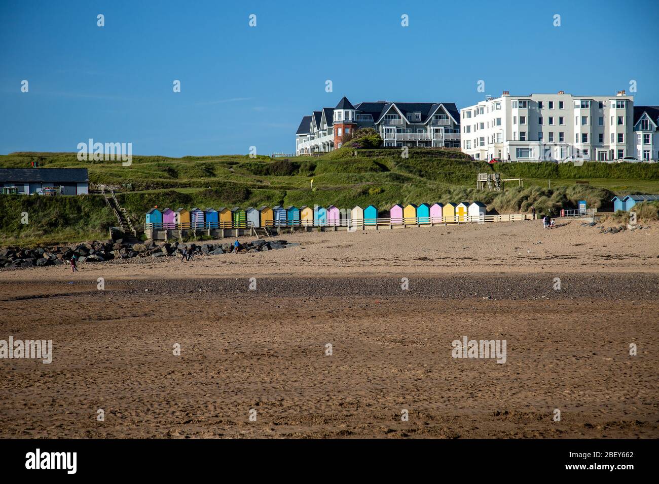 Bude beach huts hi-res stock photography and images - Alamy