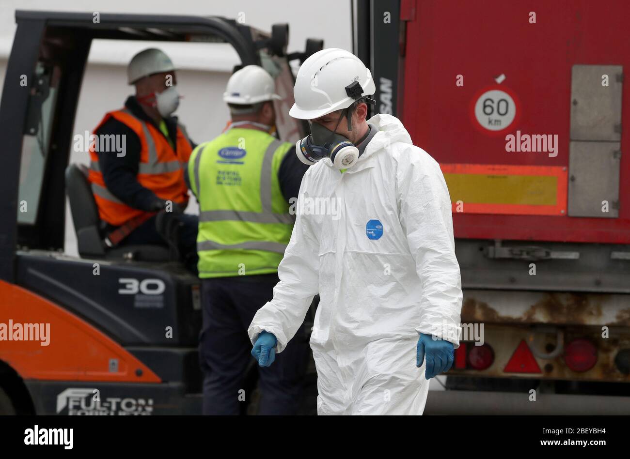 Work continues at the construction of a temporary morgue at an ...