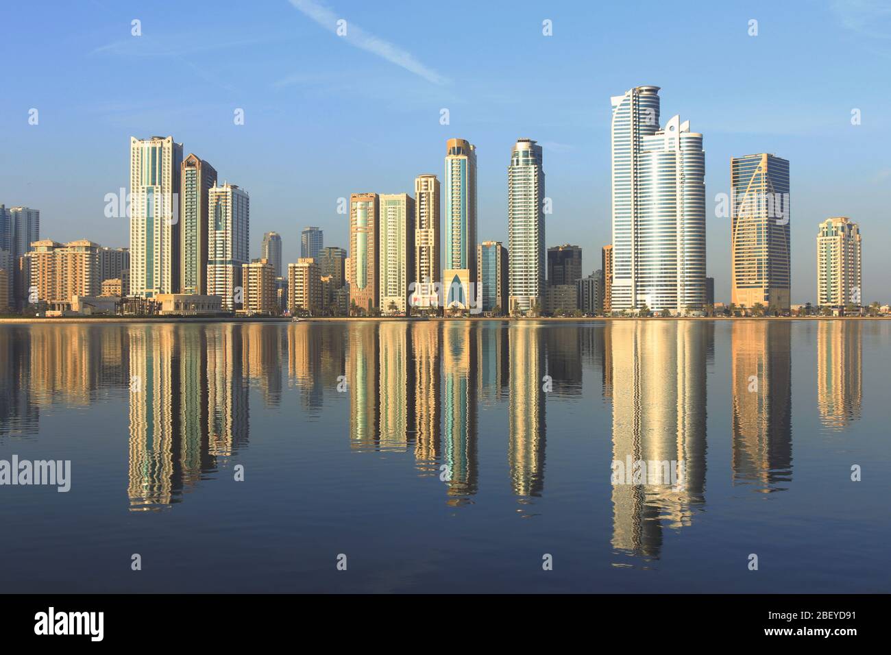 Reflection cityscape hi-res stock photography and images - Alamy