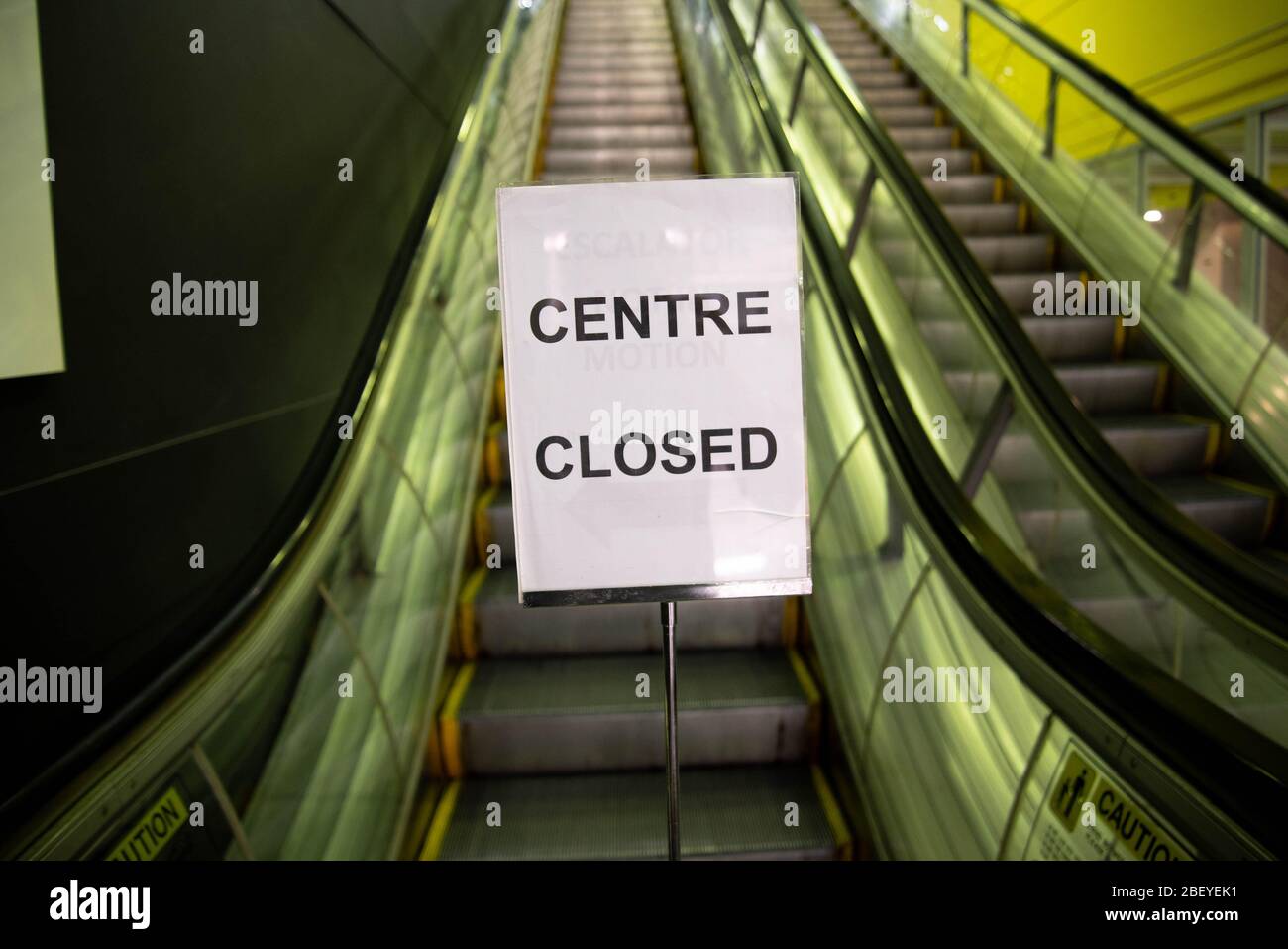 Sign closed elevator closed hi-res stock photography and images - Alamy