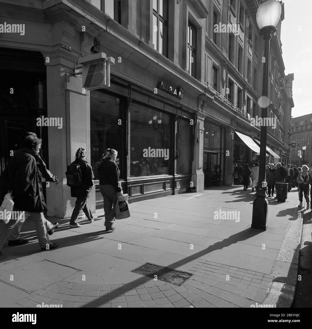 Central london in 1992 hi-res stock photography and images - Alamy