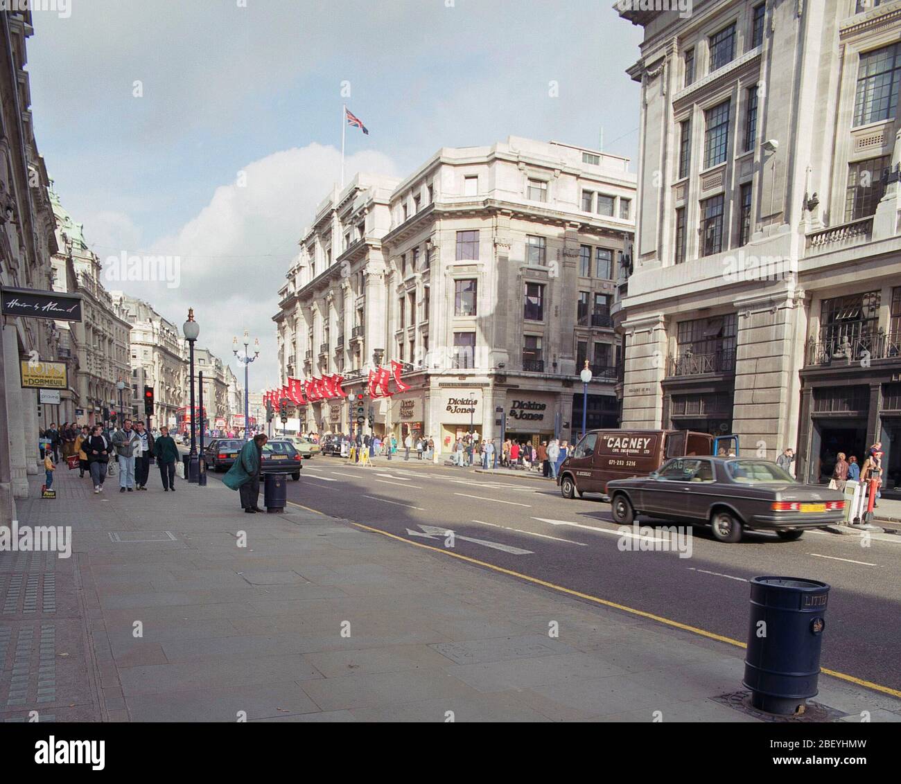 Central london in 1992 hi-res stock photography and images - Alamy
