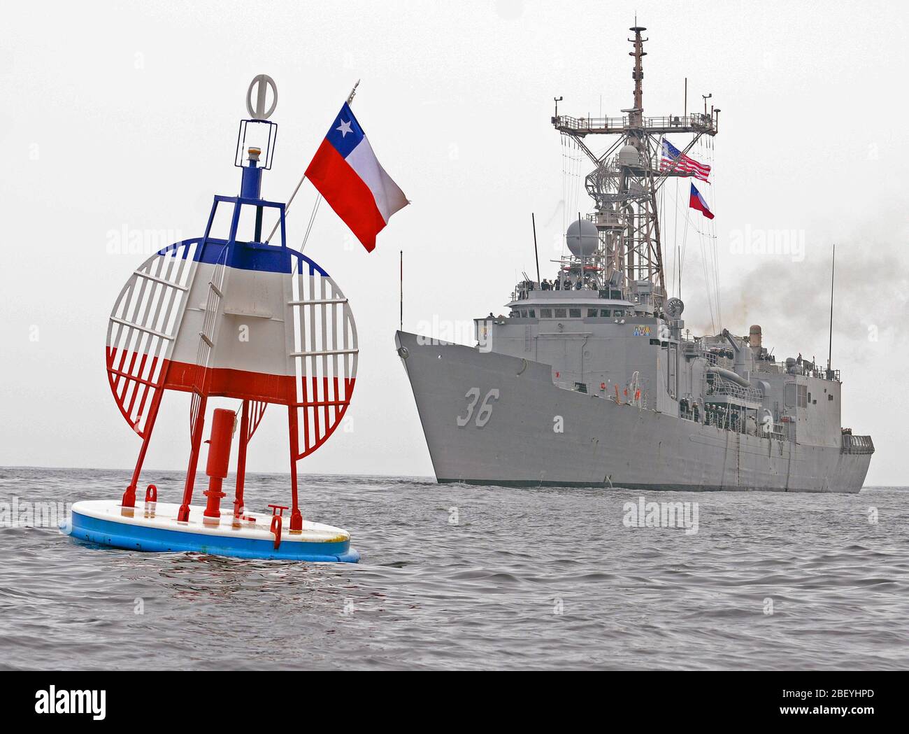 (June 6, 2012) The Oliver Hazard Perry-class guide-missile frigate USS ...