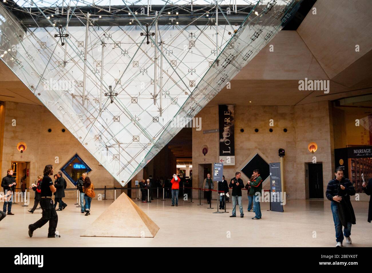 Carrousel du louvre hi-res stock photography and images - Alamy