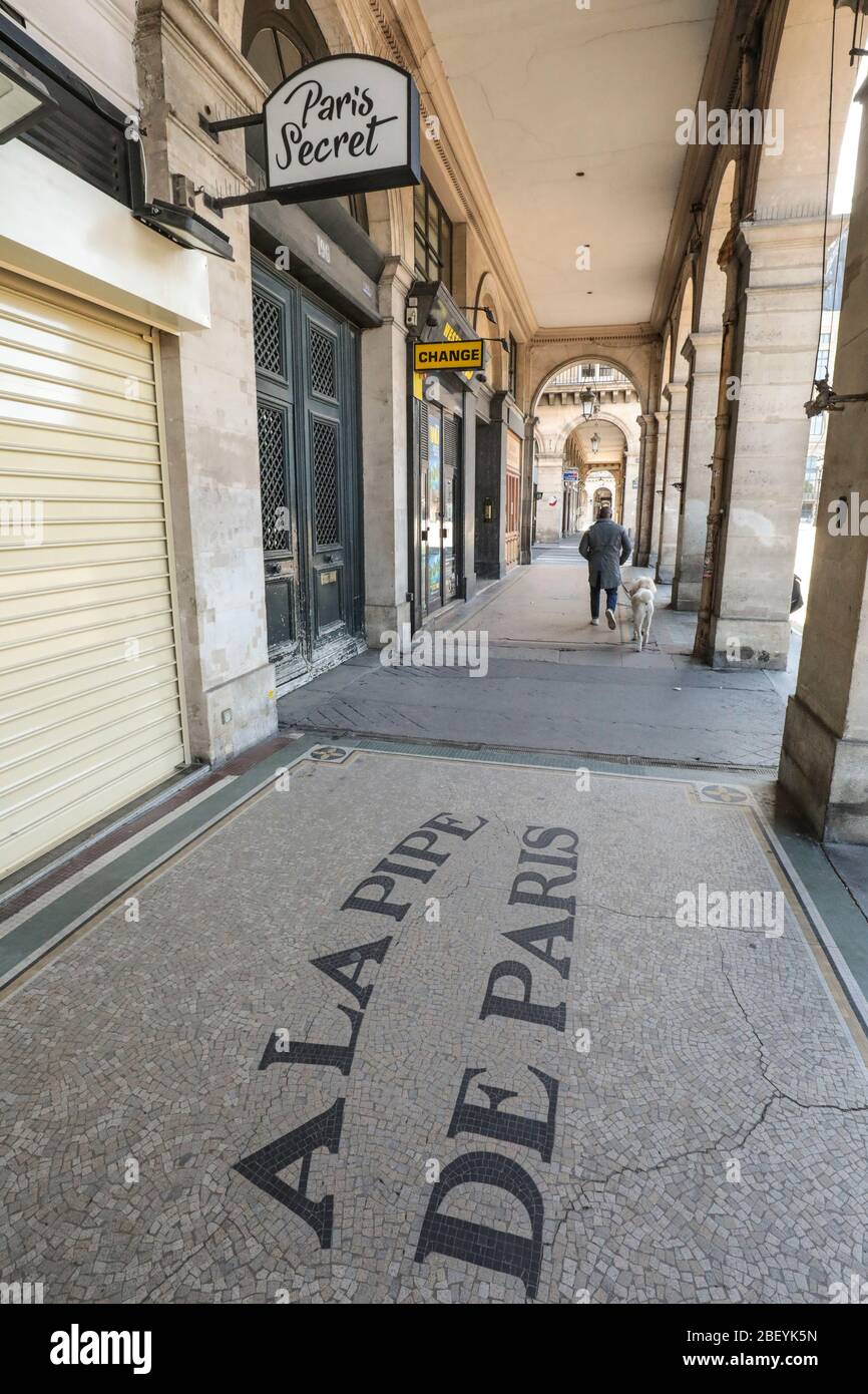 CORONAVIRUS EMPTY COMMERCIAL ARCADES RUE DE RIVOLI ,PARIS Stock Photo ...