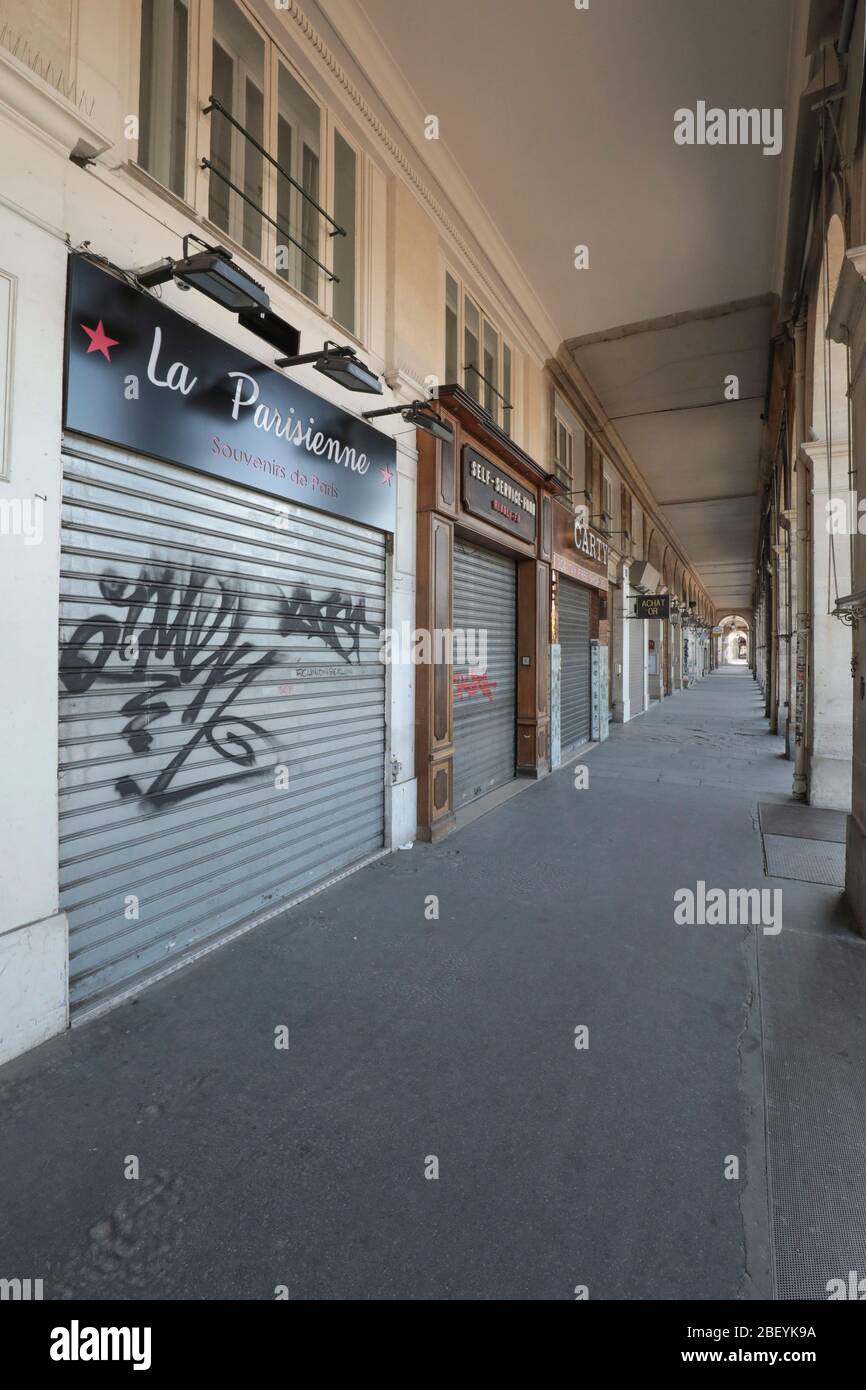 Arcades de la rue de rivoli hi-res stock photography and images - Alamy