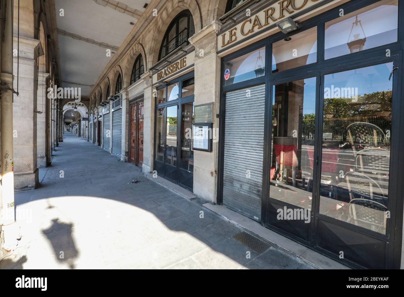 Empty commercial arcades hi-res stock photography and images - Alamy