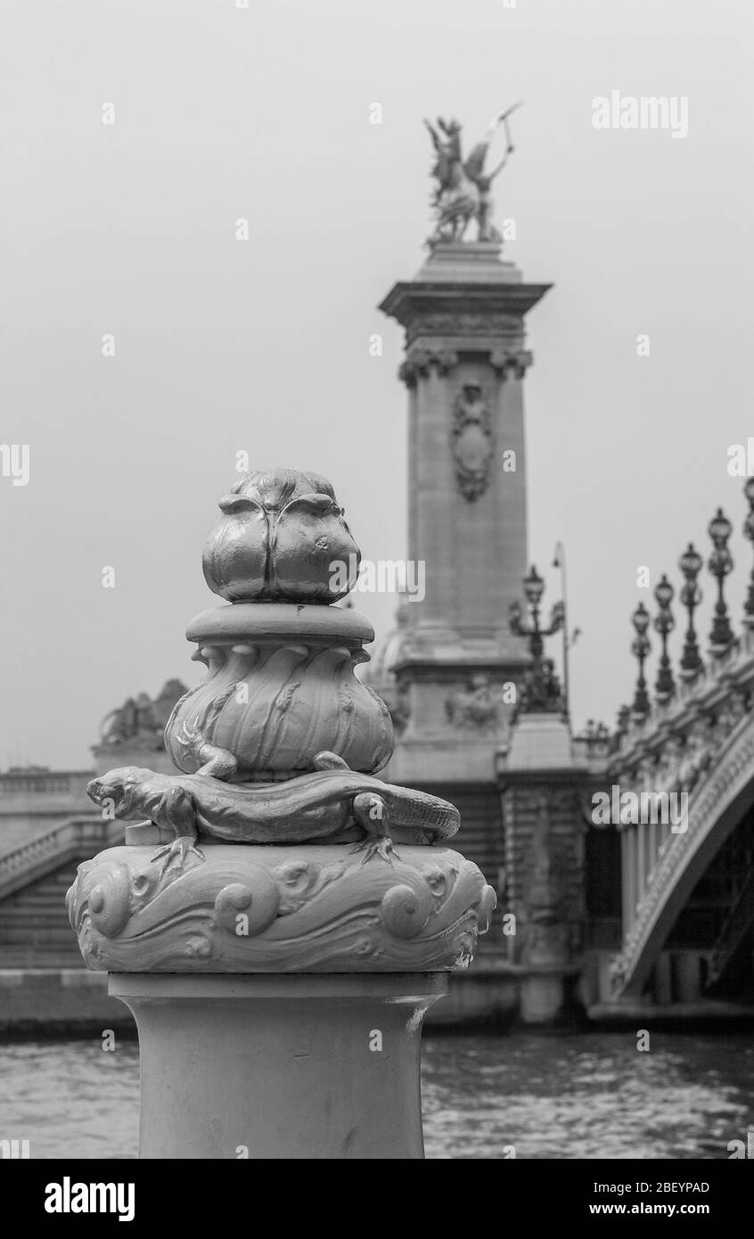 Paris river bridge structure Black and White Stock Photos & Images - Alamy