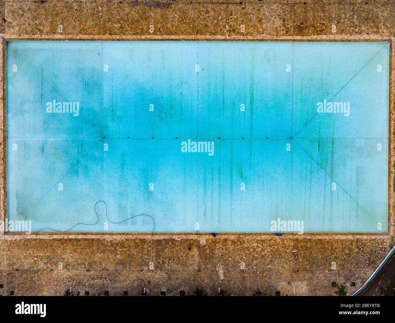 100 meters wide hi-res stock photography and images - Alamy