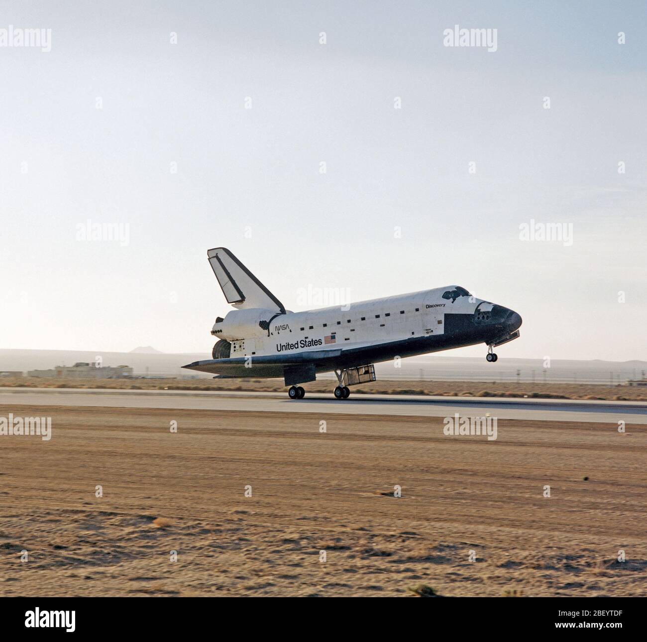 (29 April 1990) --- The Space Shuttle Discovery makes a smooth landing ...