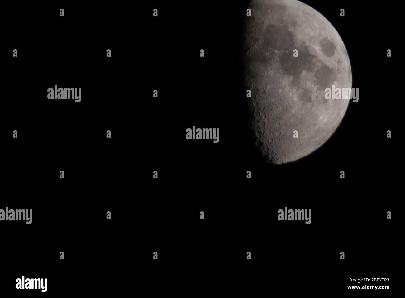 1st quarter moon hi-res stock photography and images - Alamy