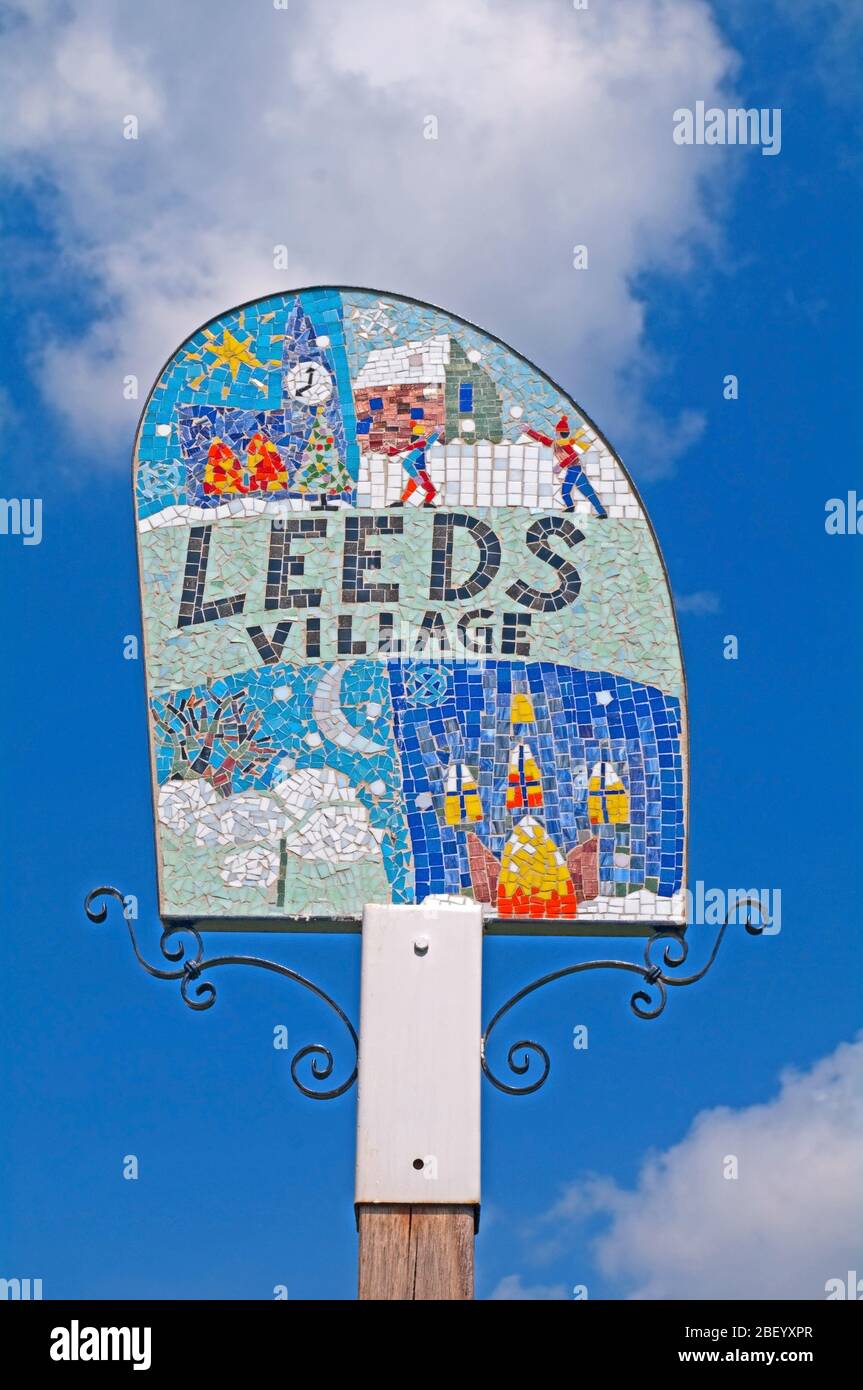 Leeds Village Sign, Kent Stock Photo - Alamy