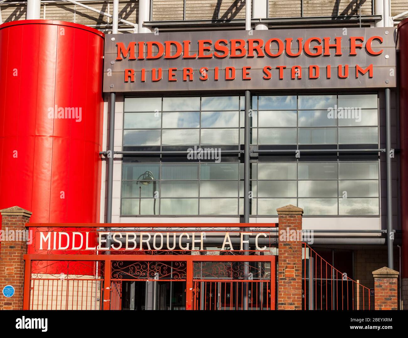 Riverside stadium hi-res stock photography and images - Alamy