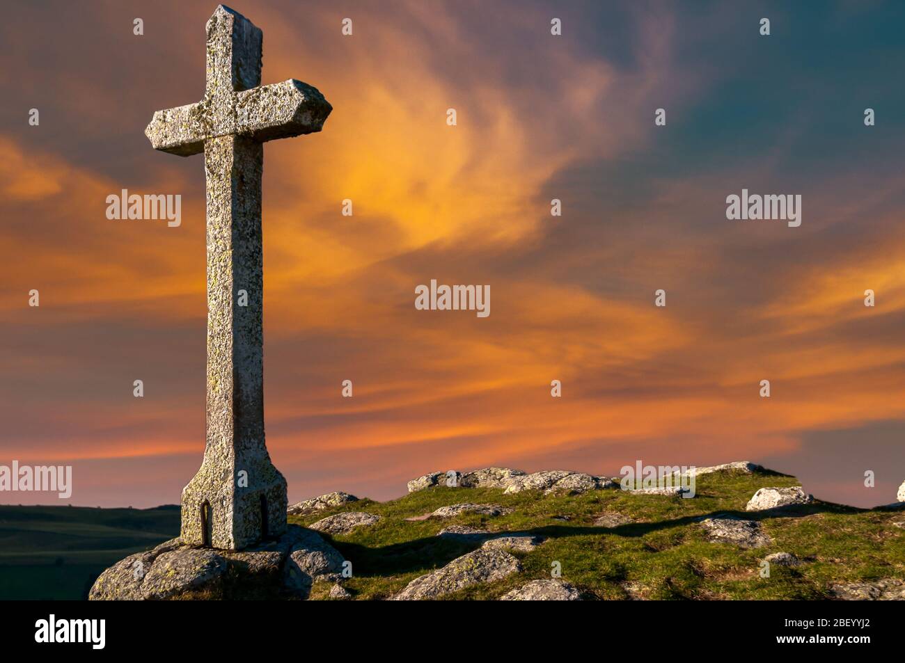 Beautiful sunset with cross hi-res stock photography and images - Alamy
