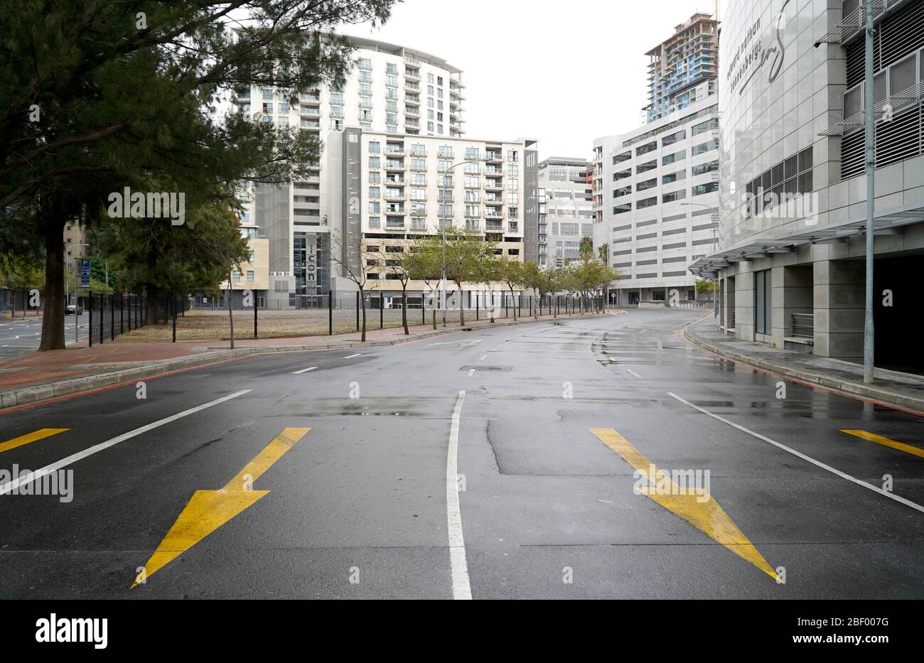 Empty streets covid lockdown africa hi-res stock photography and images ...
