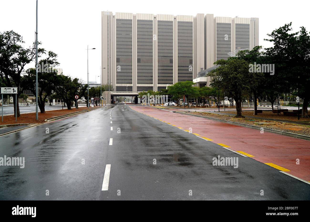 Empty streets covid lockdown africa hi-res stock photography and images ...