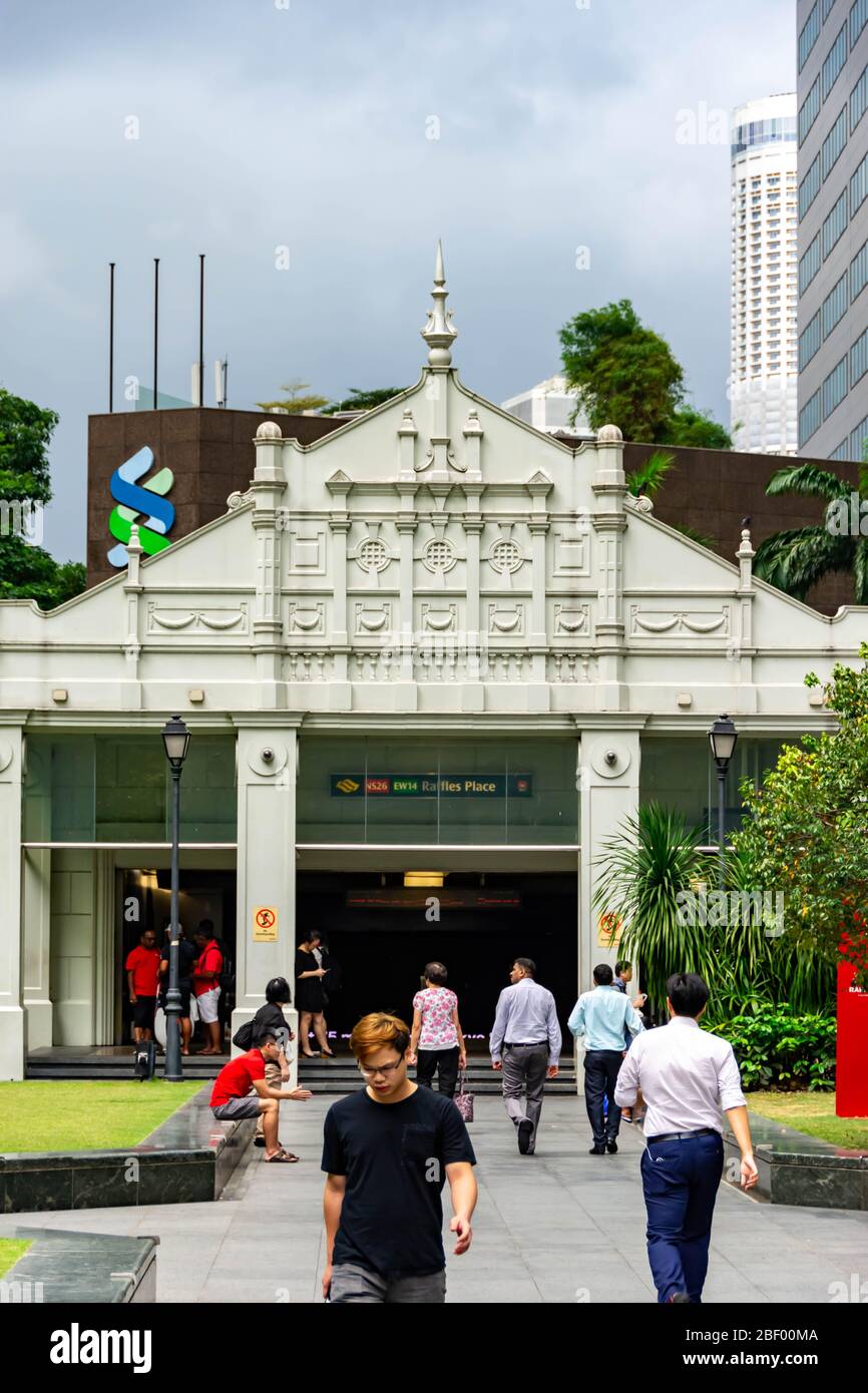 Raffles place mrt station hi-res stock photography and images - Alamy