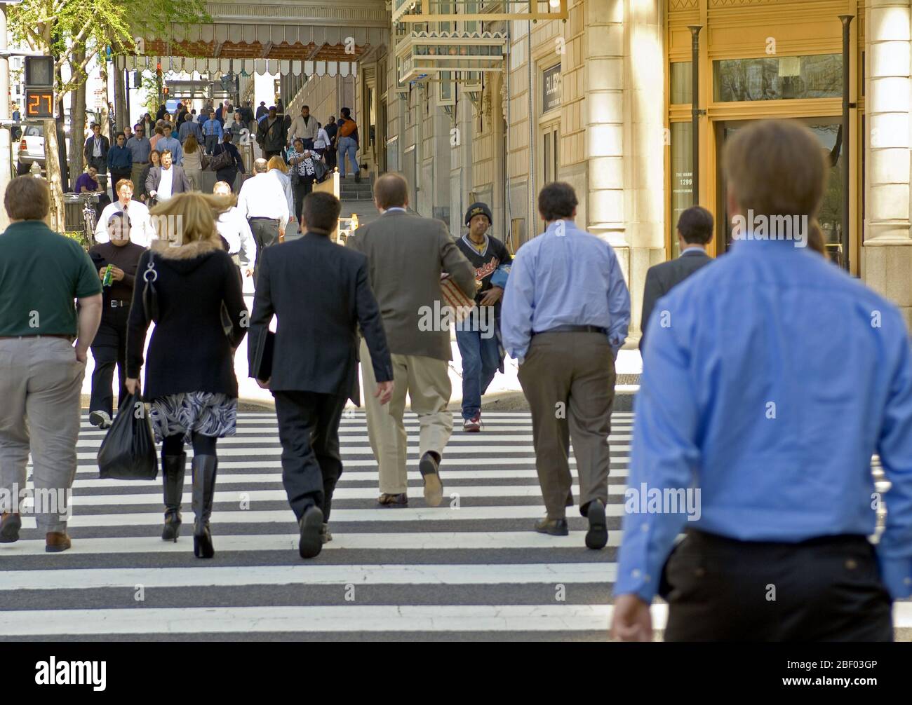 Across a city hi-res stock photography and images - Alamy