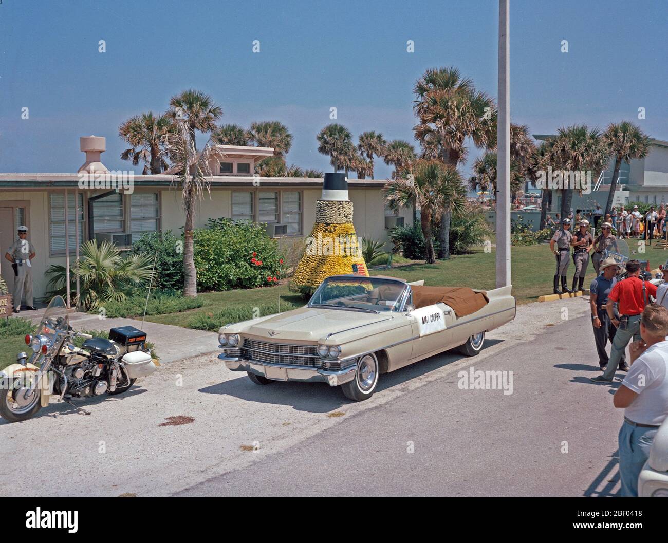 Arrival of astronaut L. Gordon Cooper Jr. at Patrick Air Force Base for ...