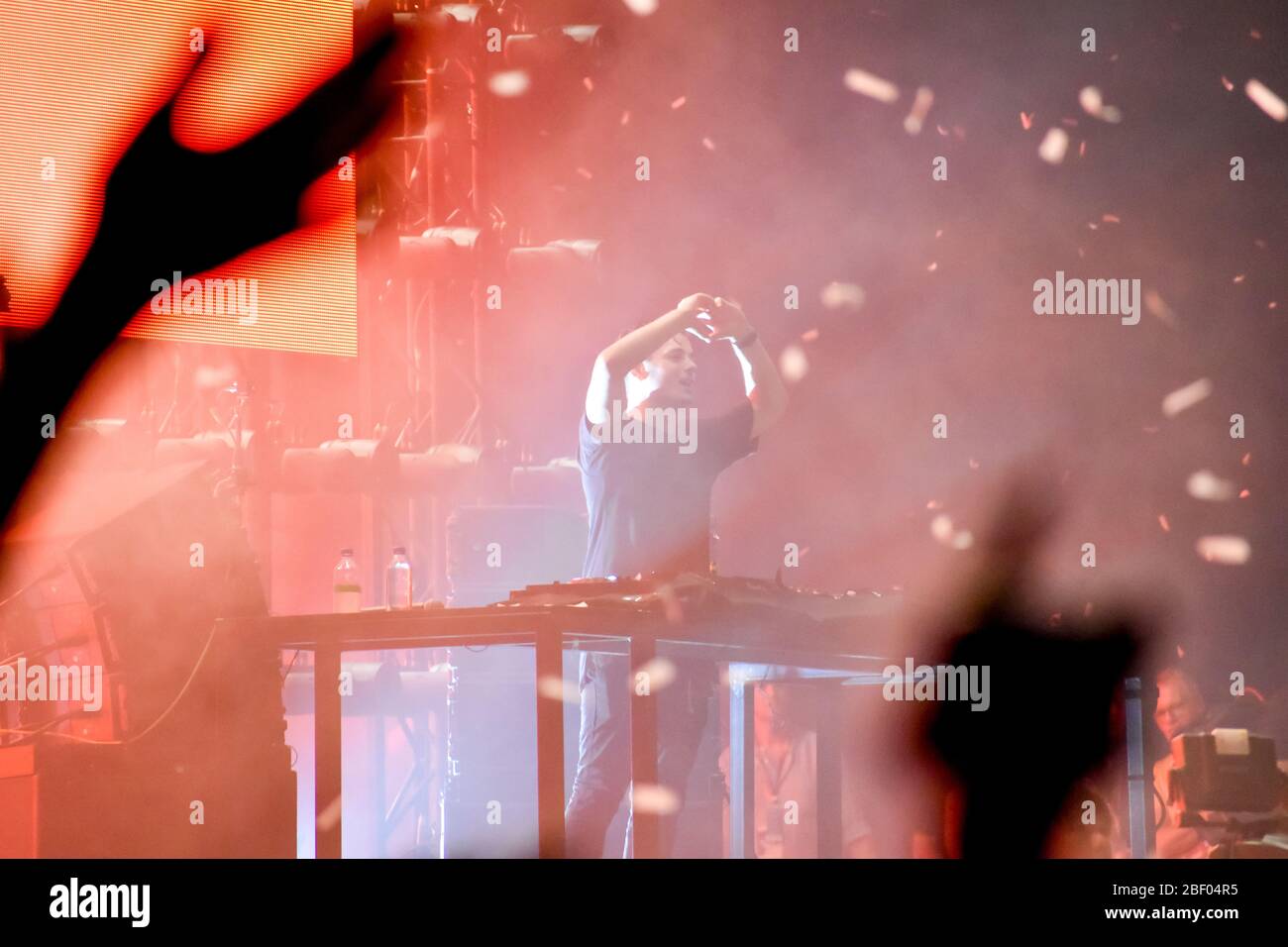 Martin Garrix performance in the Singapore F1 Grand Prix 2018 Stock ...