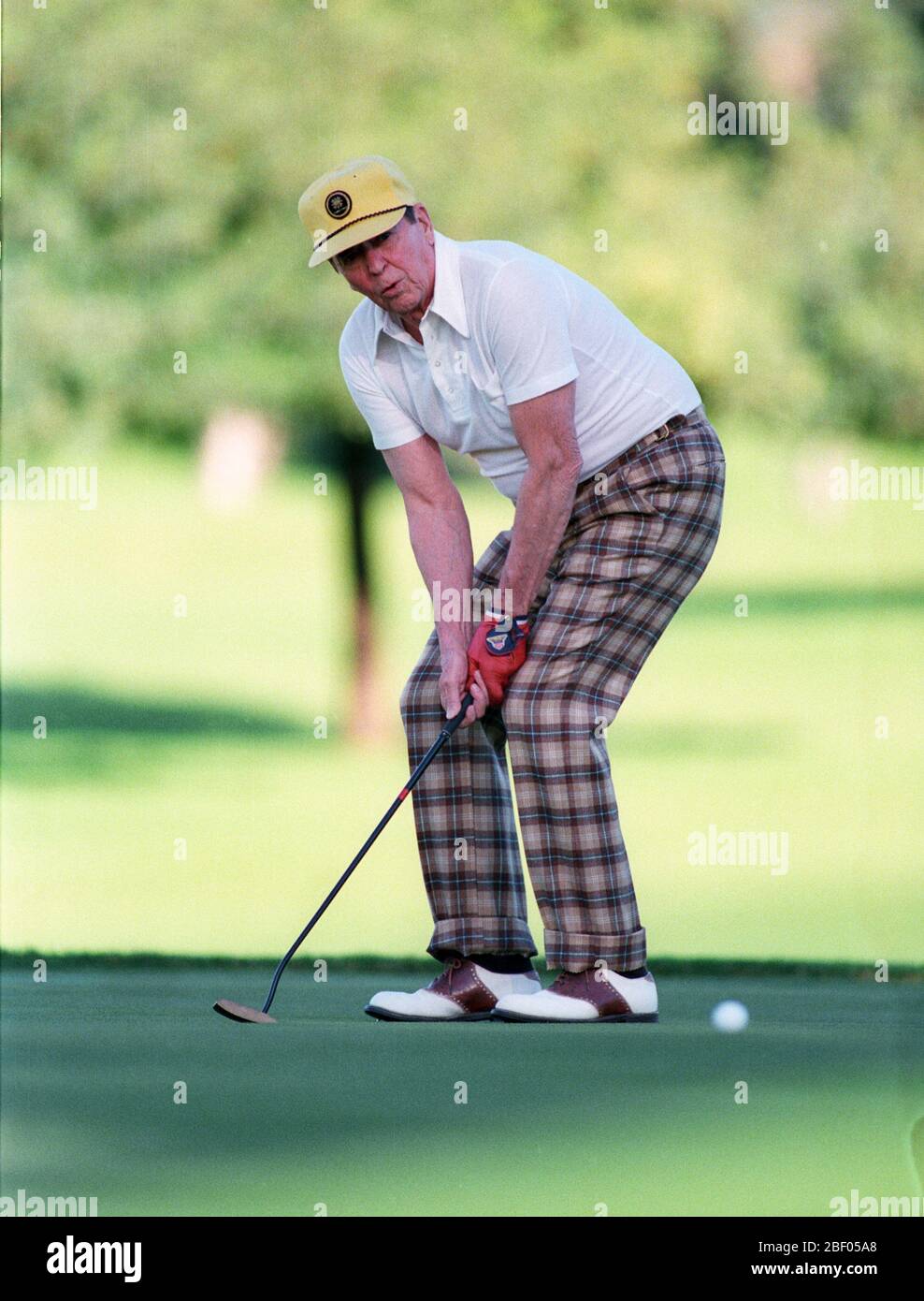Ronald reagan playing golf hi-res stock photography and images - Alamy