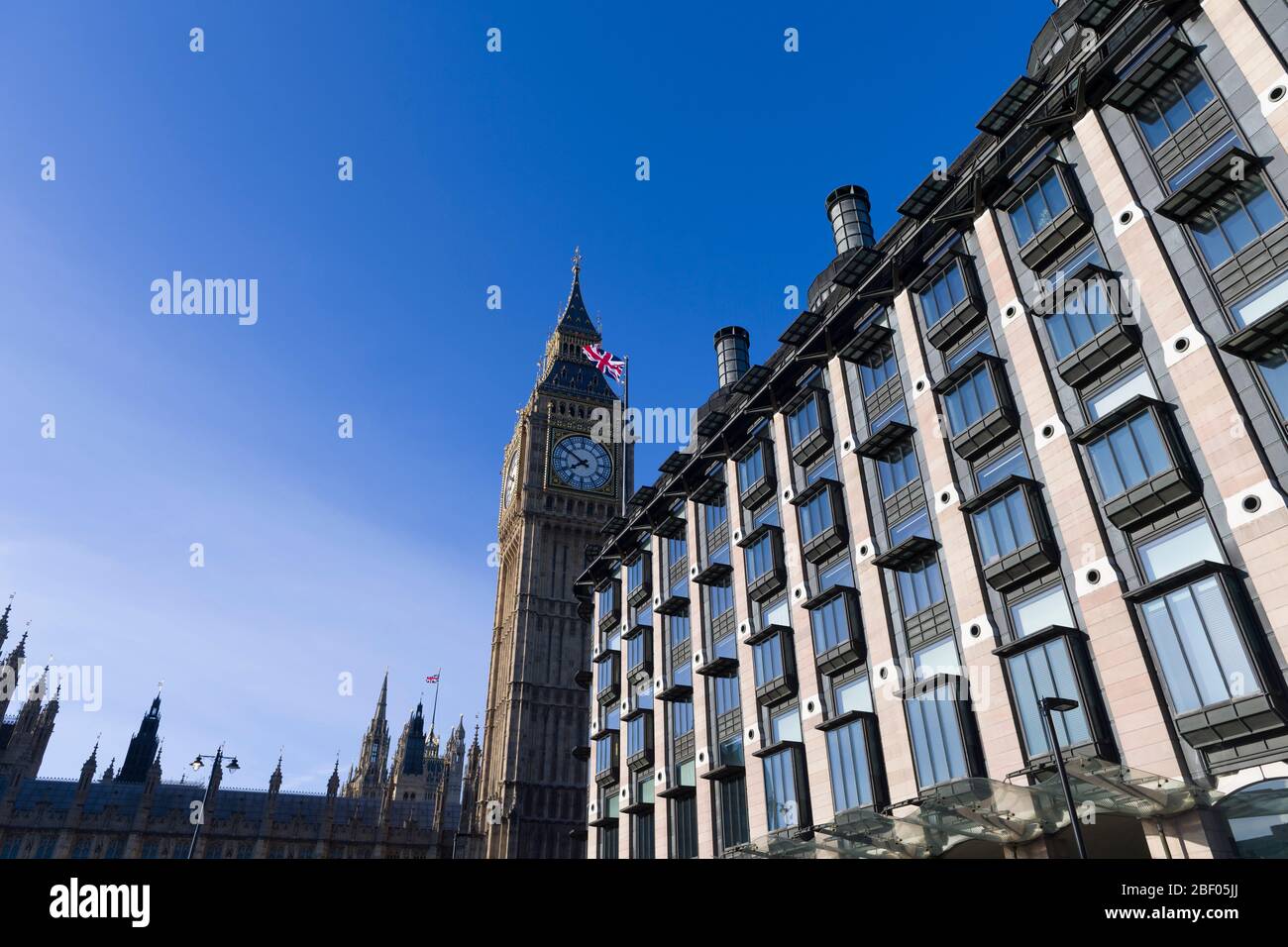 The Elizabeth Tower which houses the clock is popularly know as 'Big ...