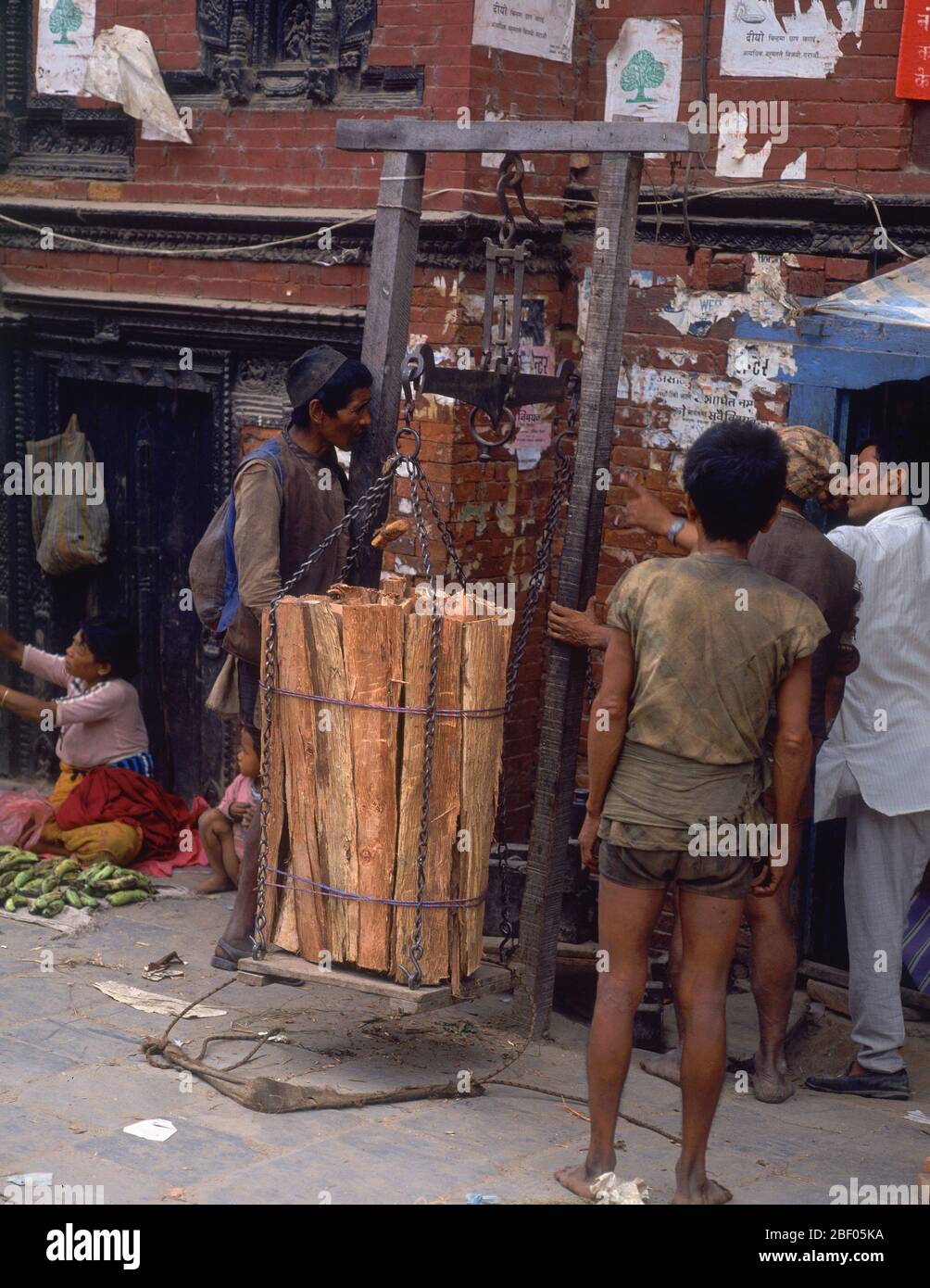 Pesando hi-res stock photography and images - Alamy