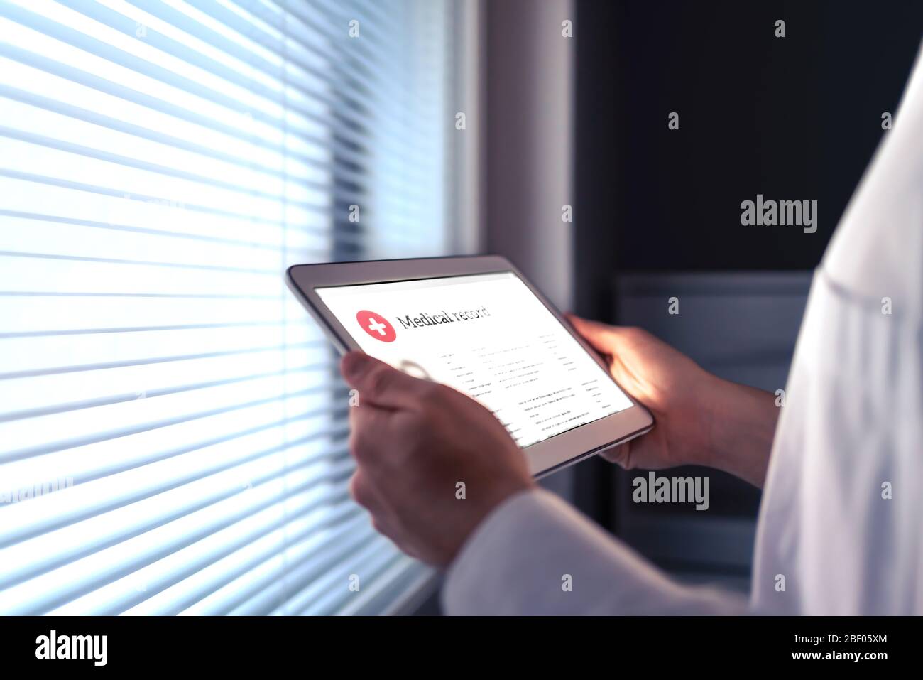 Smart technology hi-res stock photography and images - Alamy