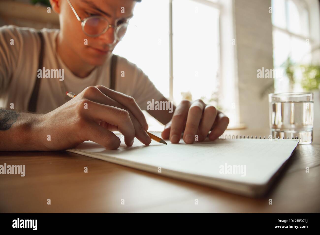Workhome hi-res stock photography and images - Alamy