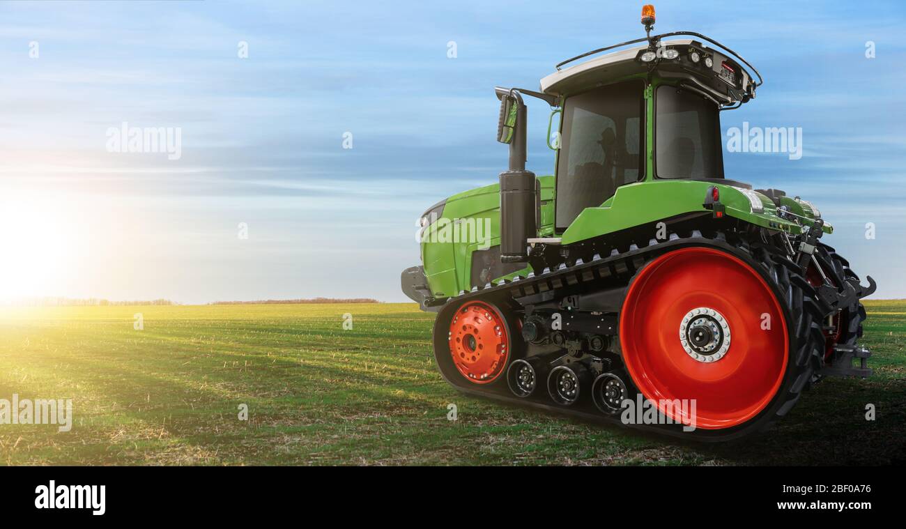 Side view of tractor hi-res stock photography and images - Alamy