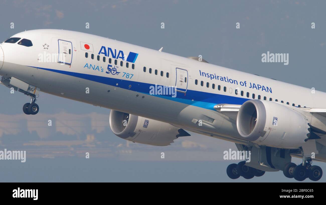 All nippon airways aircraft hi-res stock photography and images - Alamy