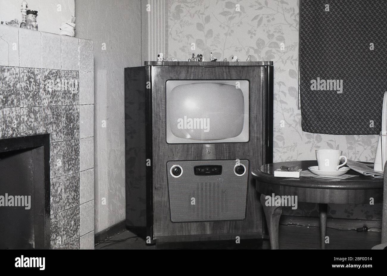 1950s television cabinet hi-res stock photography and images - Alamy