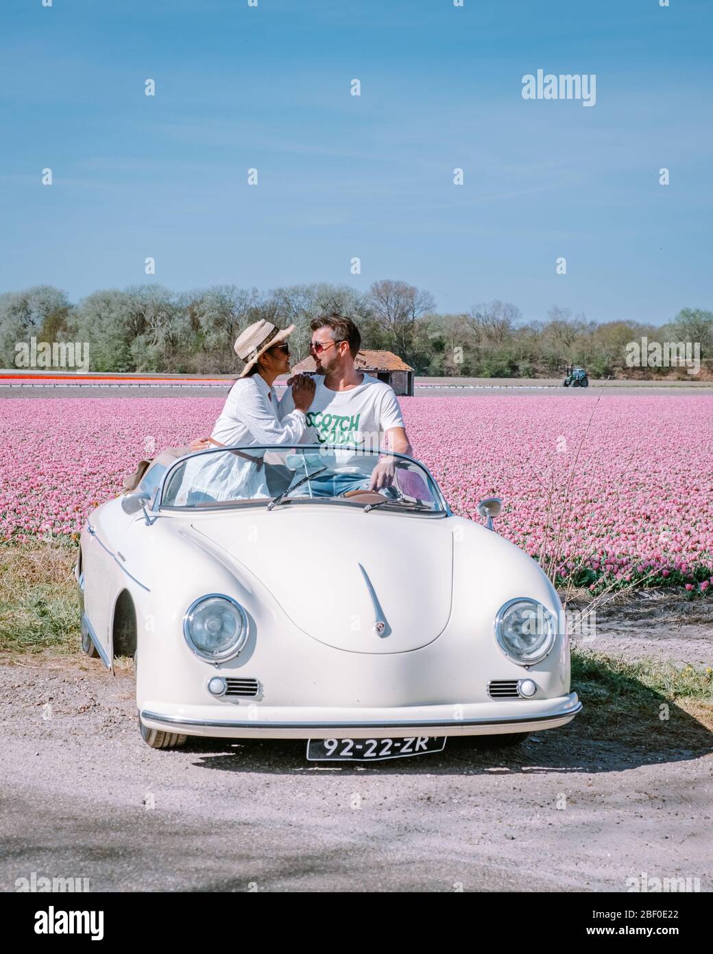 White speedster hi-res stock photography and images - Alamy