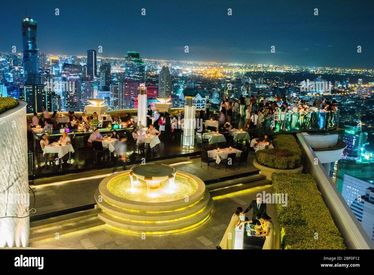 Bankok, Thailands capital att night Stock Photo - Alamy