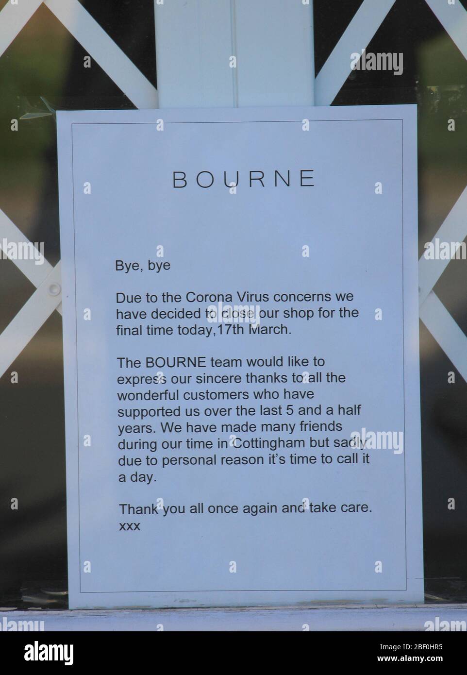 Shop closed closure notice hi-res stock photography and images - Alamy