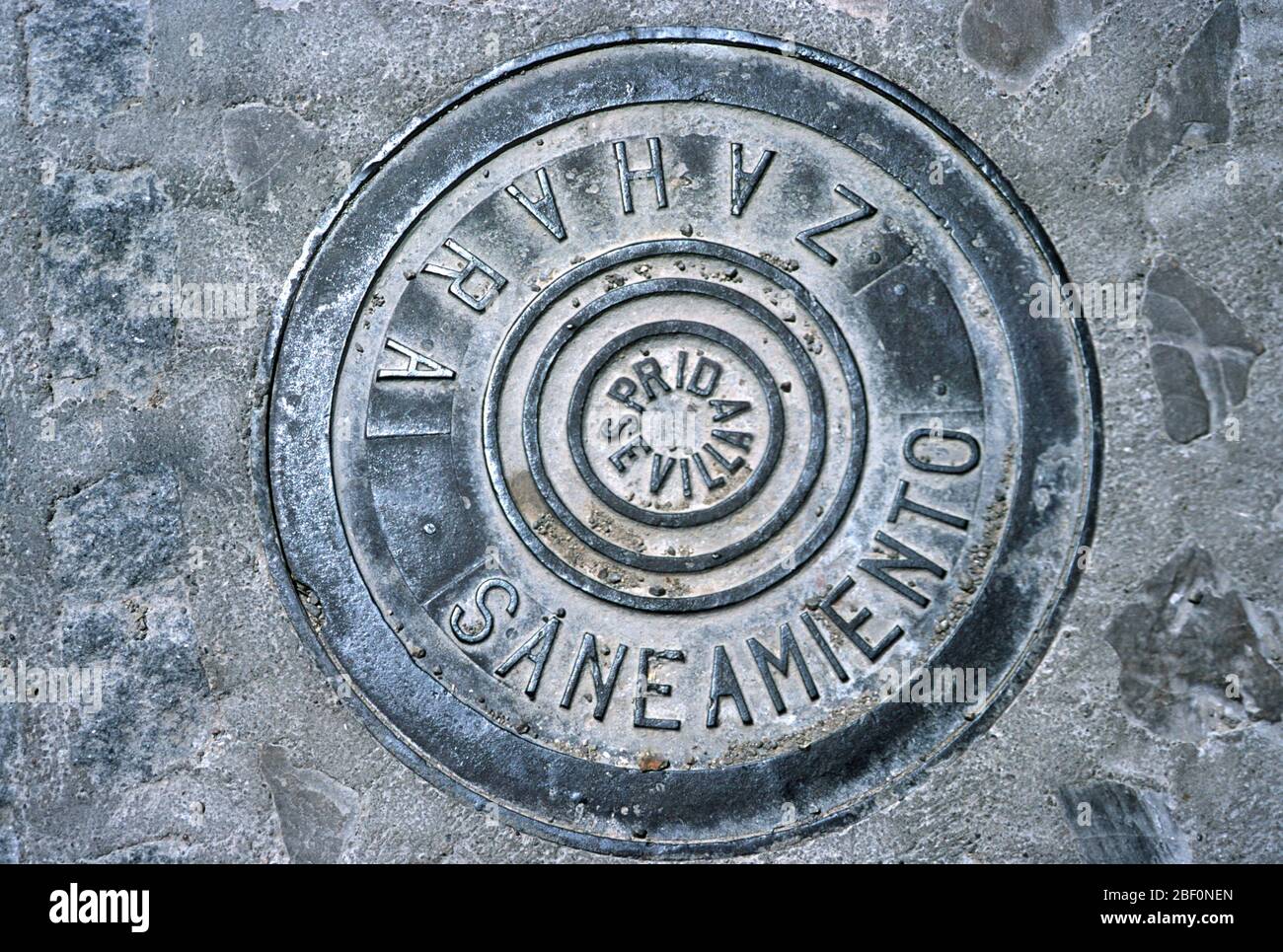 Circular drain cover hi-res stock photography and images - Alamy