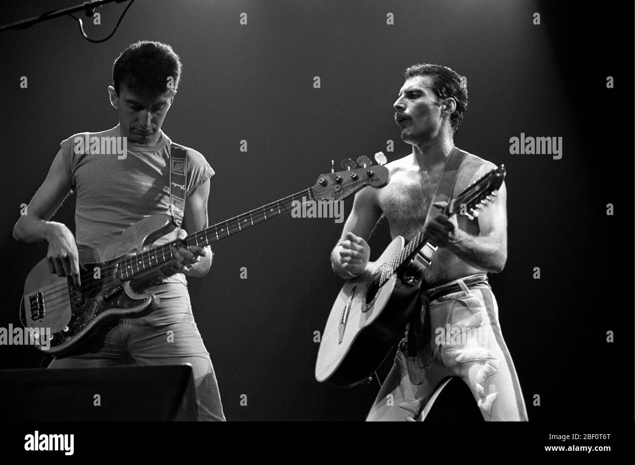 Queen philadelphia 1982 hi-res stock photography and images - Alamy