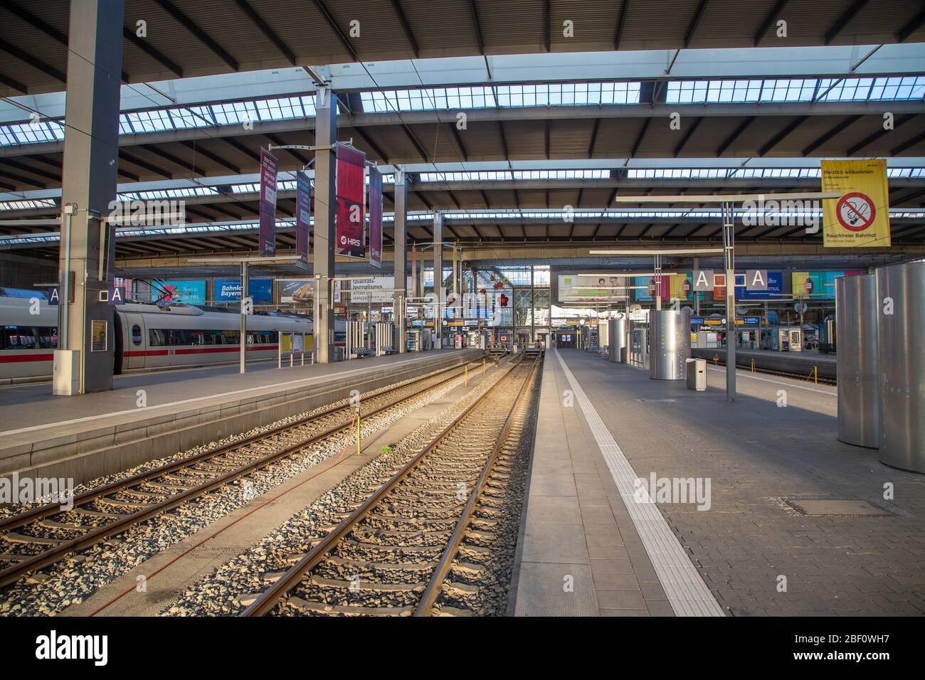 Train station concourse hi-res stock photography and images - Alamy