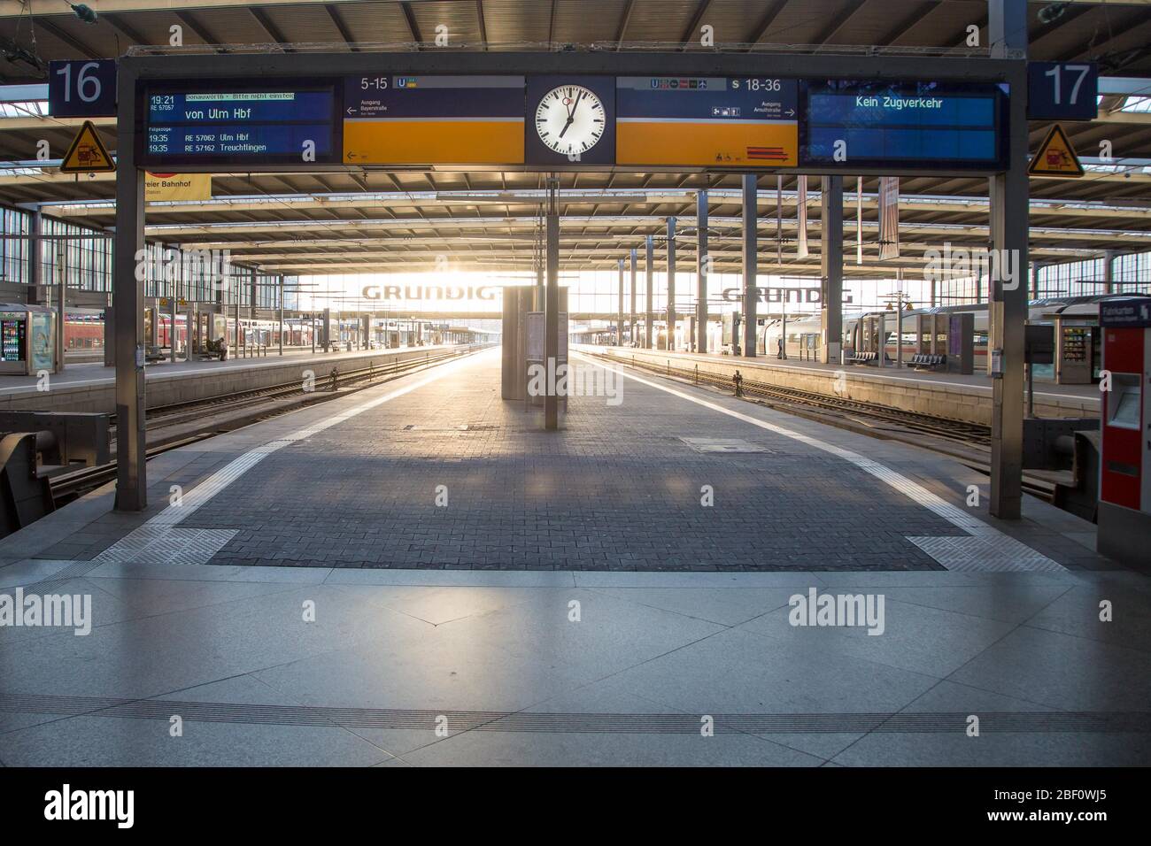 Empty station concourse hi-res stock photography and images - Alamy