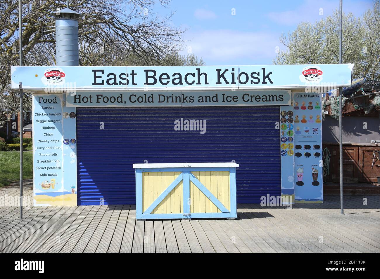 Closed beach snack bar hi-res stock photography and images - Alamy
