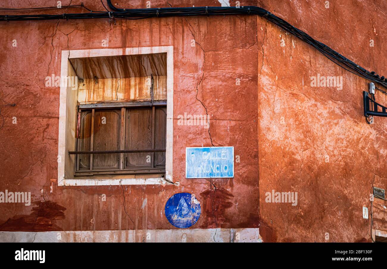 Run down building texture hi-res stock photography and images - Alamy