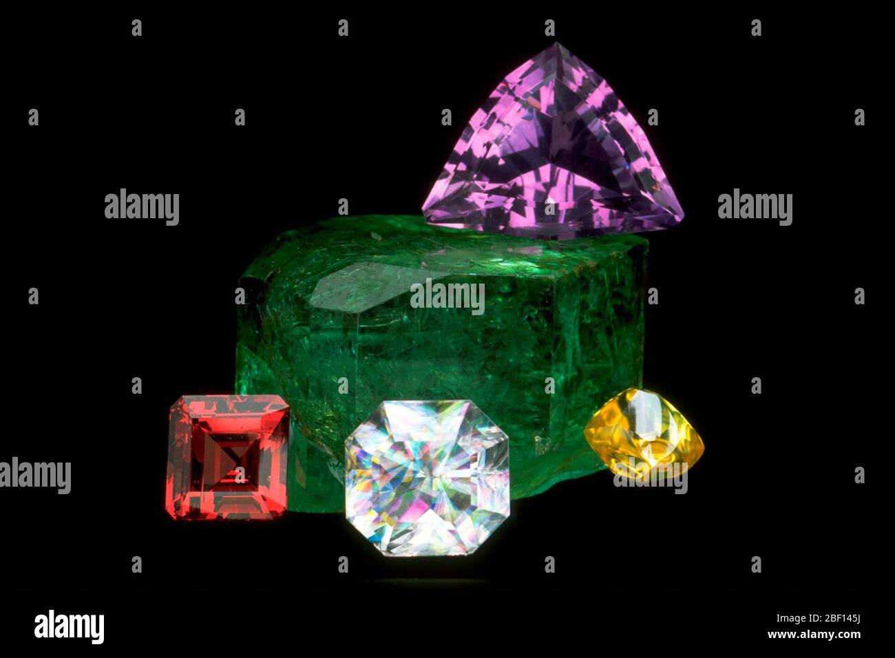 Photograph of a group of rare and unusual gems (G8106, 122078, G3354 ...