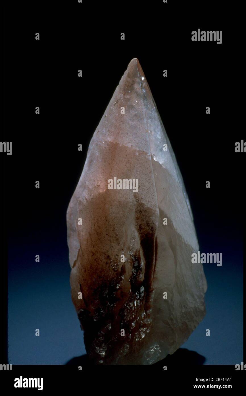 Photograph of calcite dogtooth crystal (B5848) from the National ...