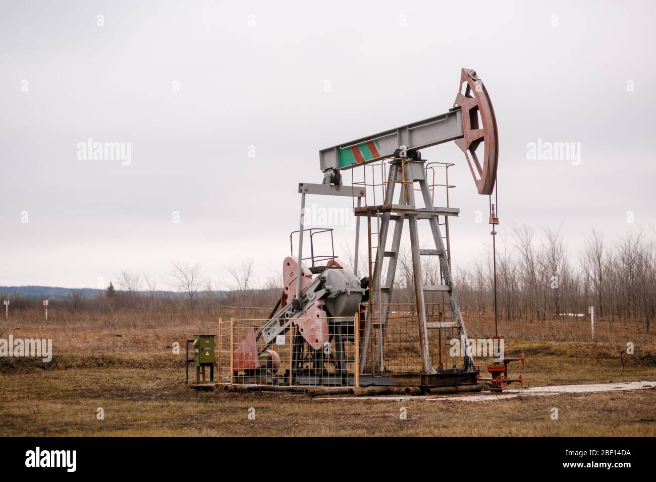 Green Oil pump oil rig energy industrial machine for petroleum crude ...